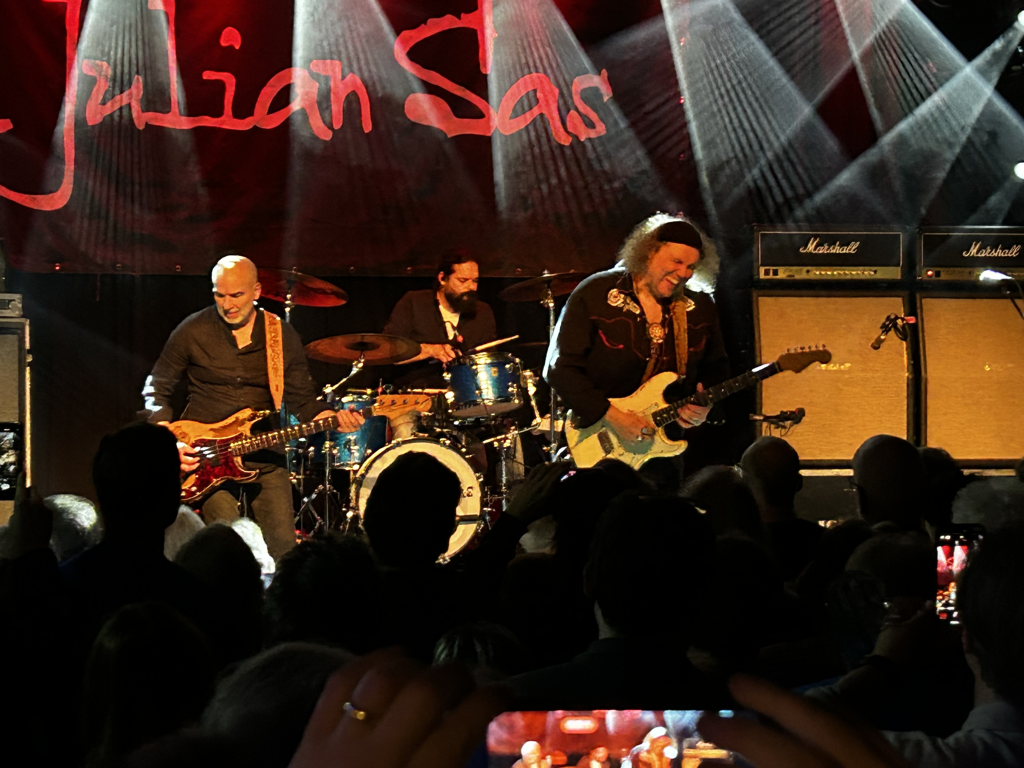 Julian Sas in der Bonner Harmonie: Bluesrock-Feuerwerk vor ...